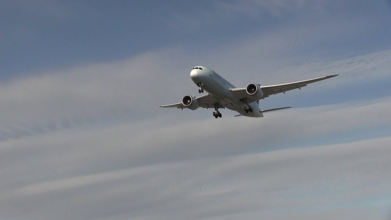 Air Canada C-ZHQY Boeing 787-8 Dreamliner Fly Over In Toronto From ...