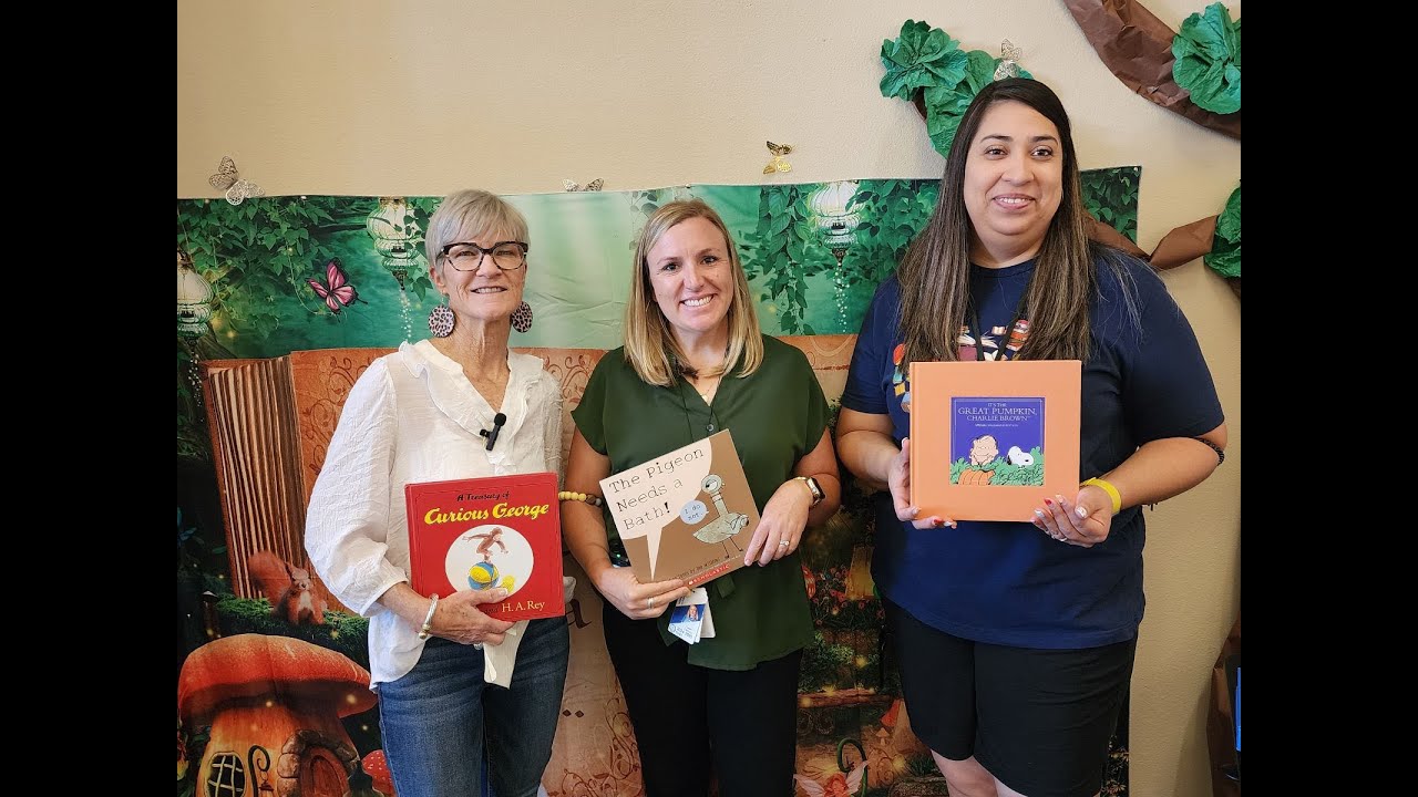 Rotary Club of Verrado donates books to Verrado Elementary School - YouTube