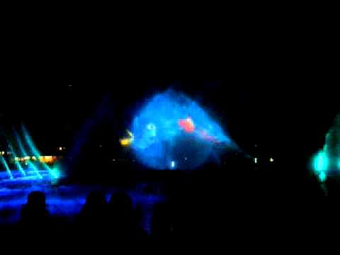 World of Colors: Finding Nemo - YouTube