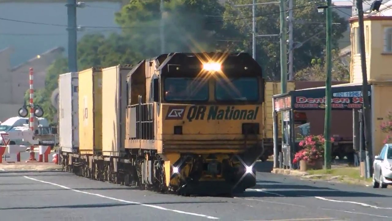 QR 2016 Freight - YouTube