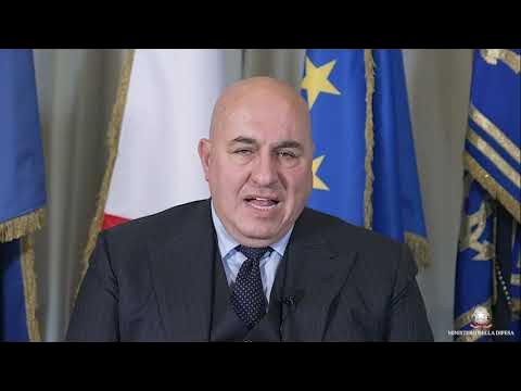 GLI AUGURI DI NATALE DEL MINISTRO DELLA DIFESA GUIDO CROSETTO - YouTube