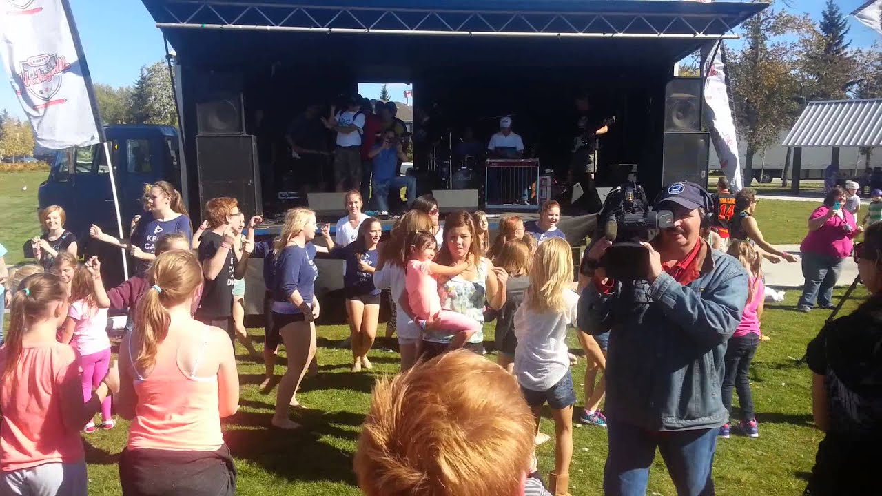 Footloose Flash Mob with Spandy Andy - YouTube