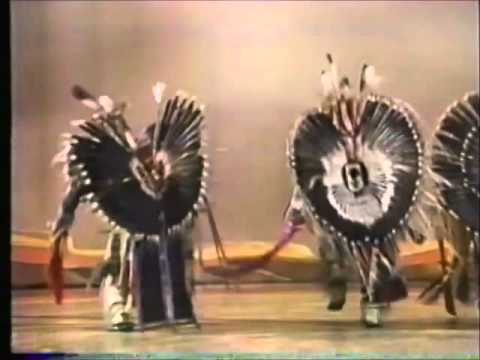 Men's Traditional Dance - YouTube