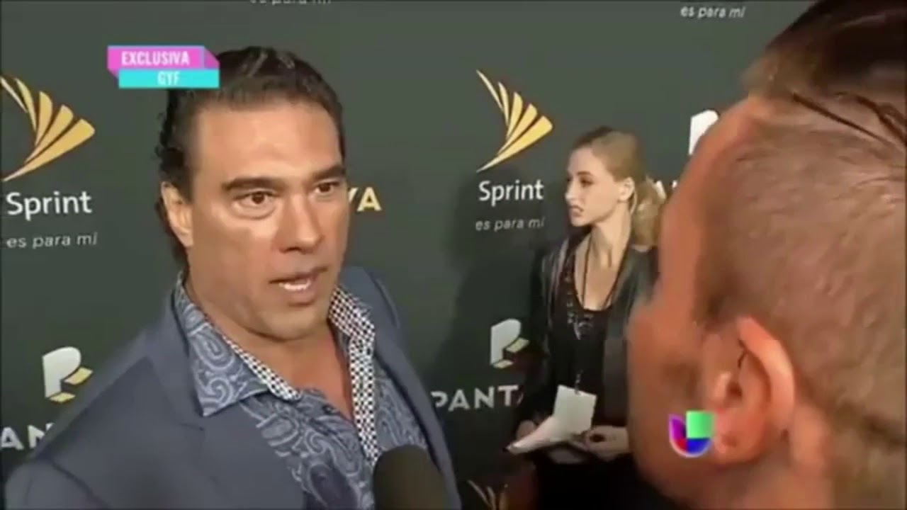 Reporter gets SLAPPED in the Face on LIVE TV - YouTube