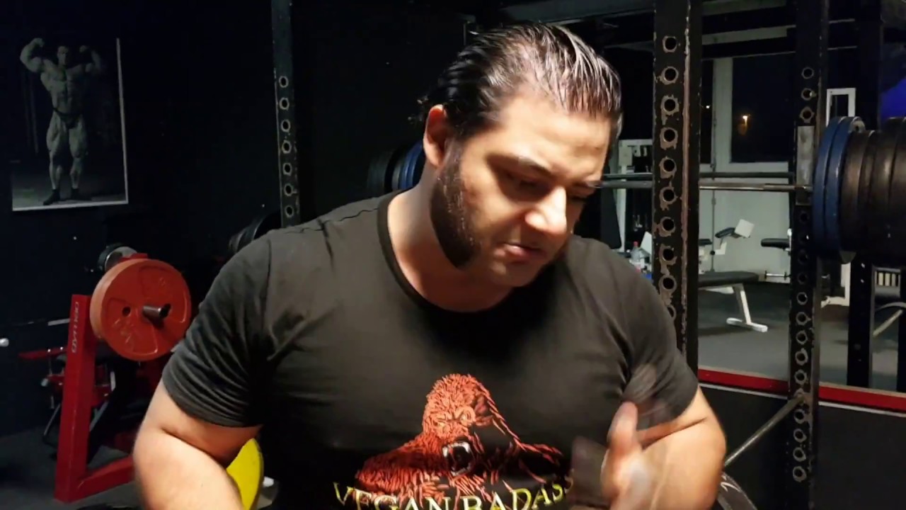 Patrik Baboumian Squat Session - YouTube