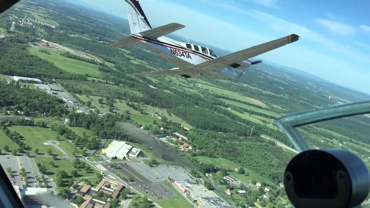 Baron 58 - Multi-Engine Formation N634TA - YouTube