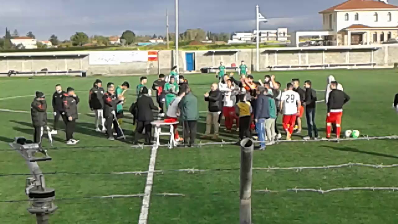 απο την απονομη του κυπελλου της ποελ στην κυπελλουχο ομαδα του ...