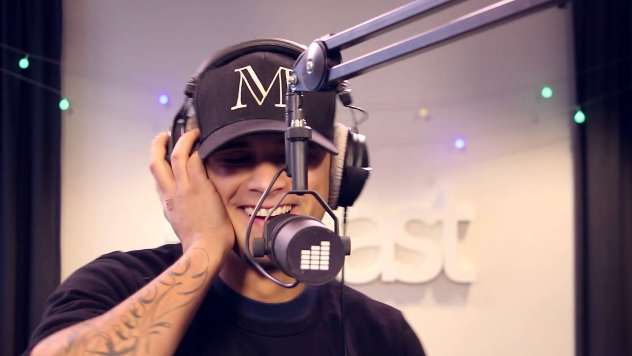 Dani M - Breaking Bad (Live @ East FM) - YouTube