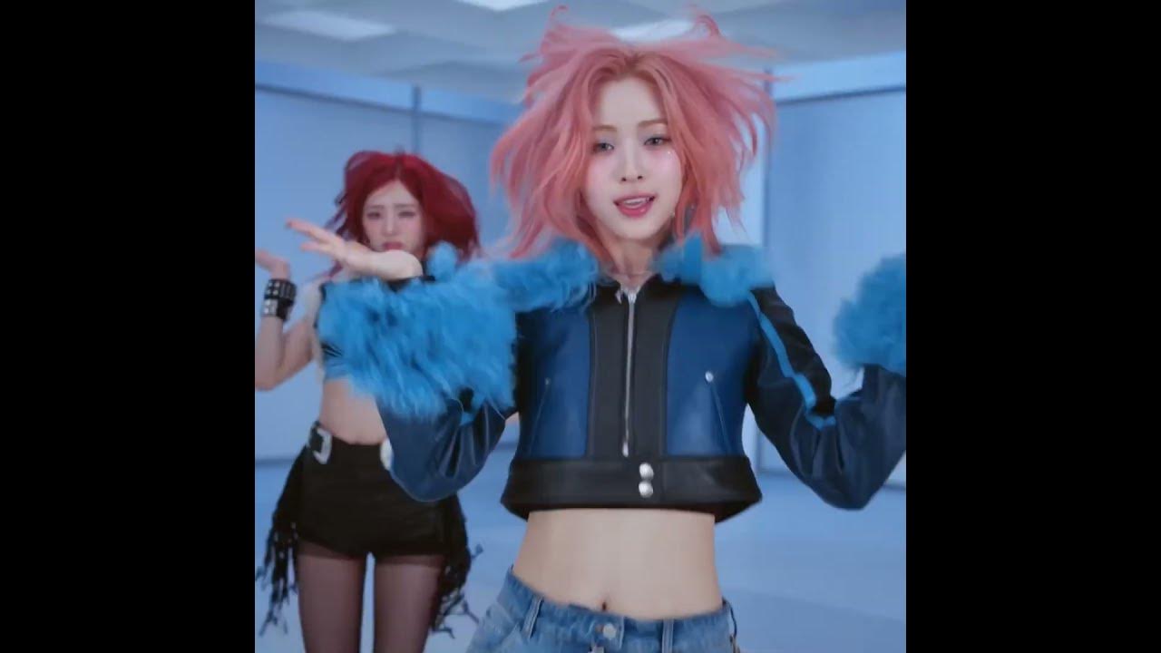 ITZY Ryujin singing the whole chorus in Mr. Vampire??? - YouTube