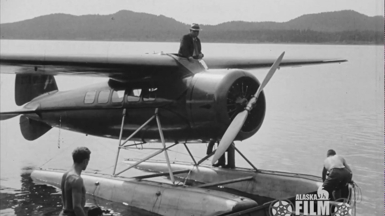 Airplane adventure 1933 - YouTube