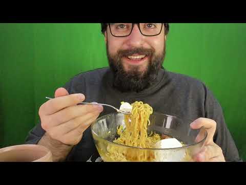 Vechiron Bol Baharatlı ve Yumurtalı Noodle Gömüyor