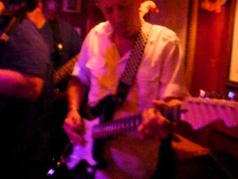 chuck kirkpatrick-on guitar - YouTube