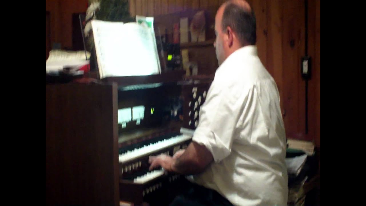 John Mahannah Playing The First Noel On A Allan Organ.mpg - YouTube