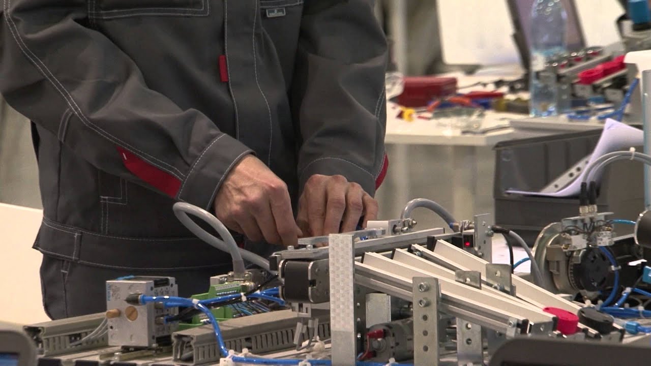 Мехатроника Worldskills hi-tech Russia 2014 (Mechatronics) - YouTube
