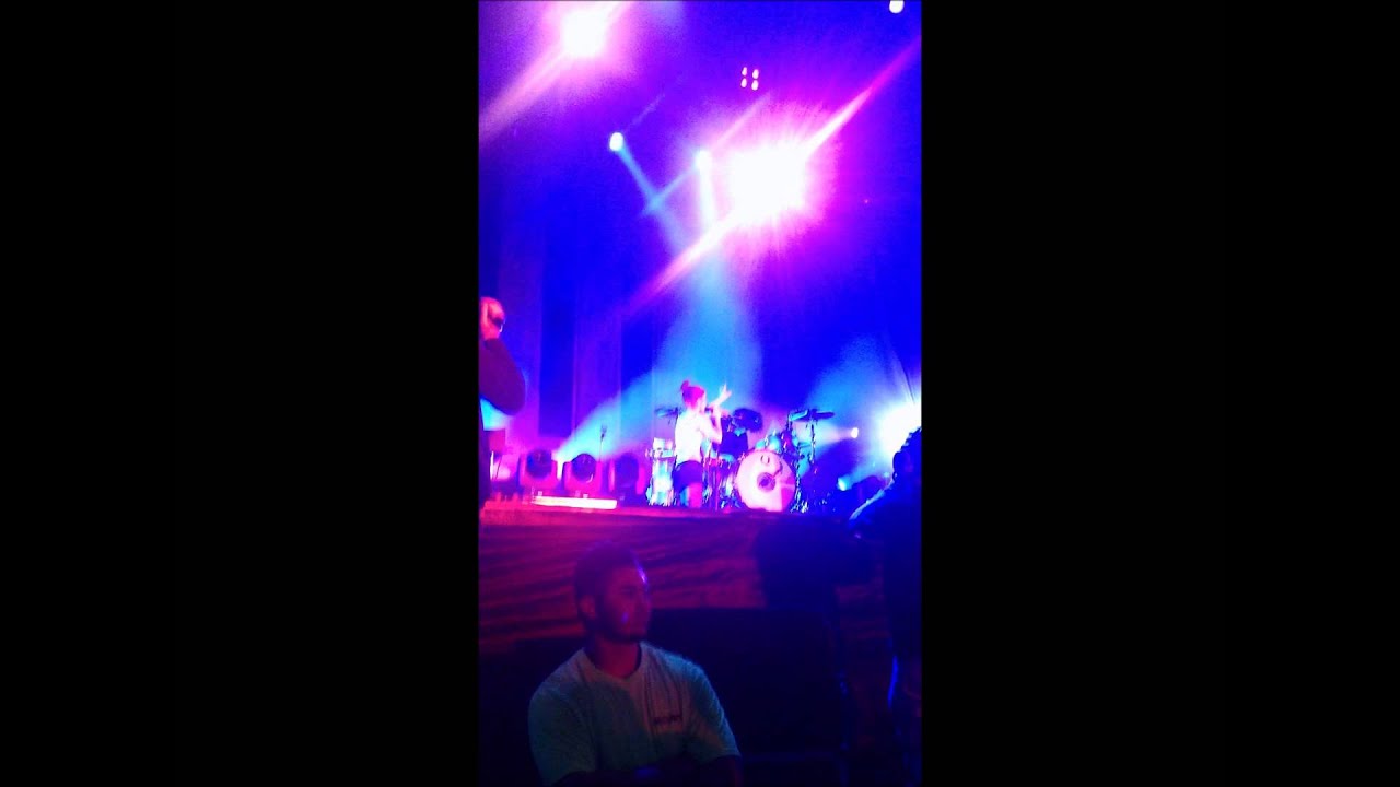 Paramore Melbourne Soundwave, Let the Flames Begin - YouTube