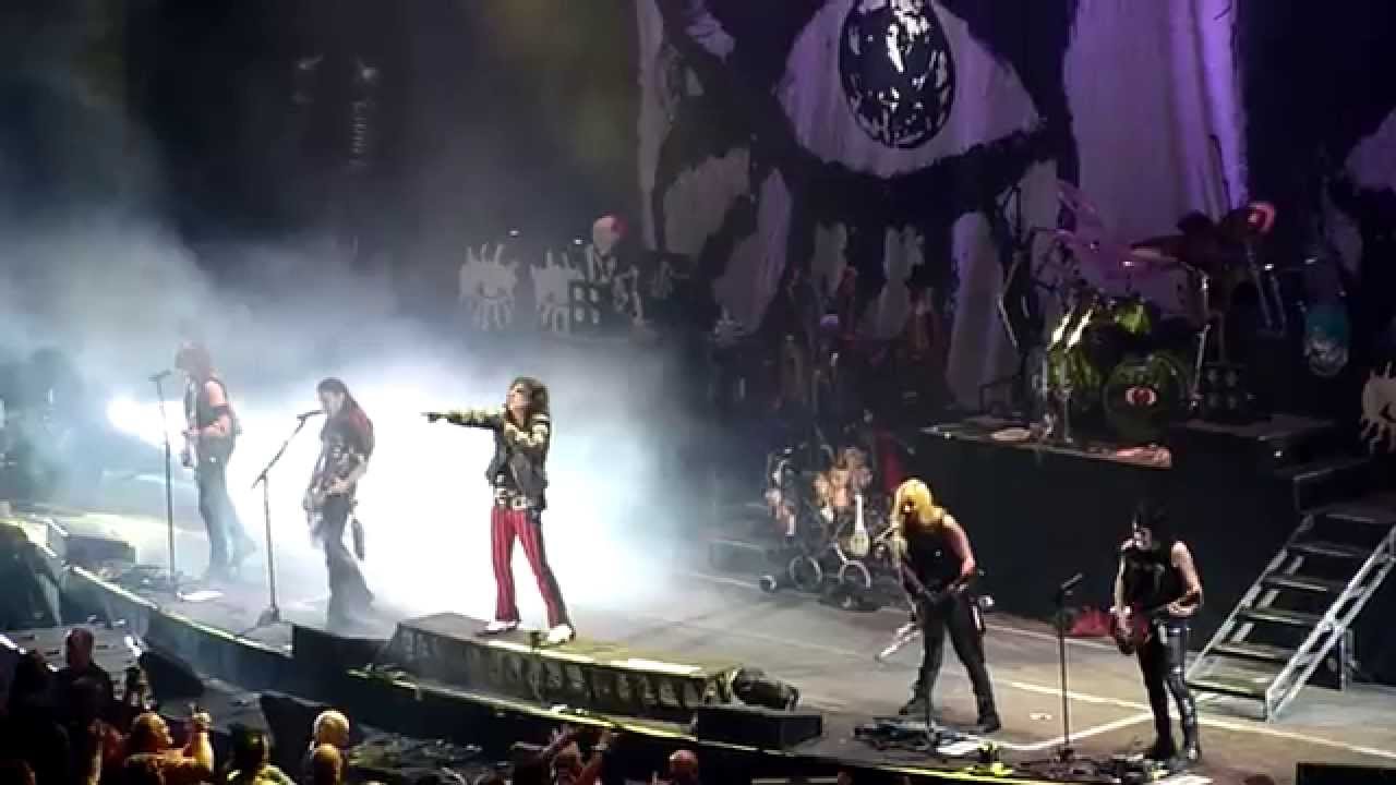 Alice Cooper - Poison (live) at Joe Louis Arena, Detroit, MI on 11.08. ...