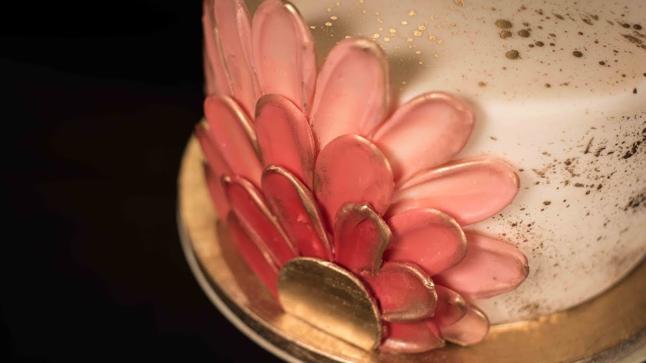 Golden Chocolate Flower for a small but elegant Wedding Cake - YouTube
