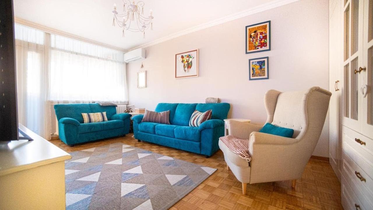 Sava Centar 1-bedroom apartment in the heart of New Belgrade, Serbia - YouTube