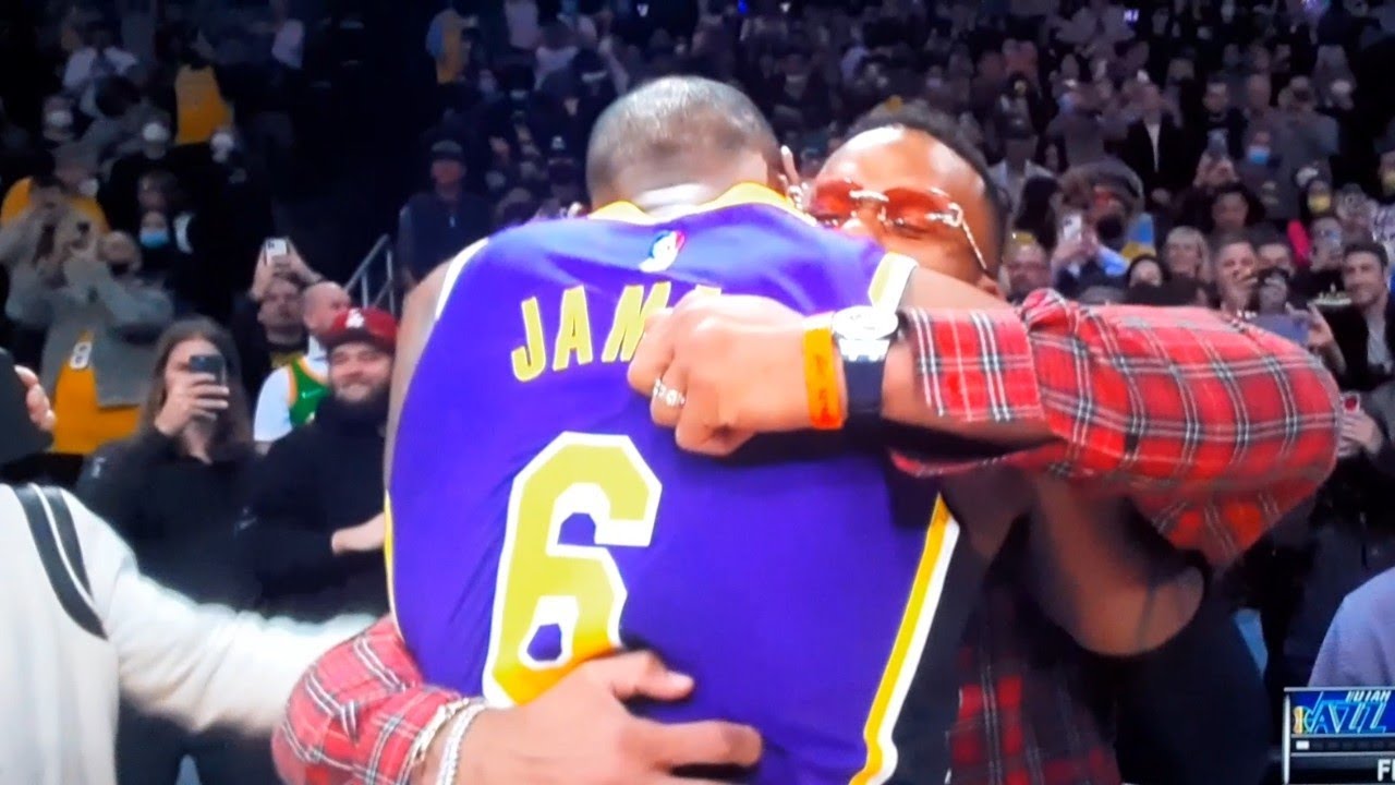 Lebron James Hugs Aaron Donald after winning the game against the JAZZ ...