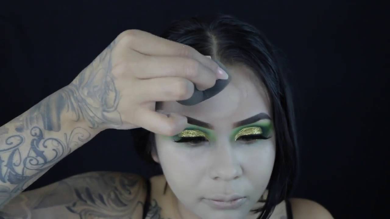 MEDUSA HALLOWEEN MAKEUP TUTORIAL + HOW TO SNAKE SCALES - YouTube