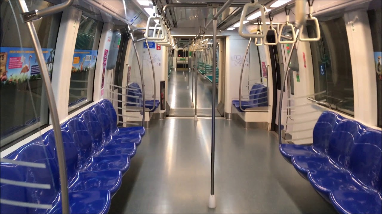 Inside an empty MRT train - YouTube