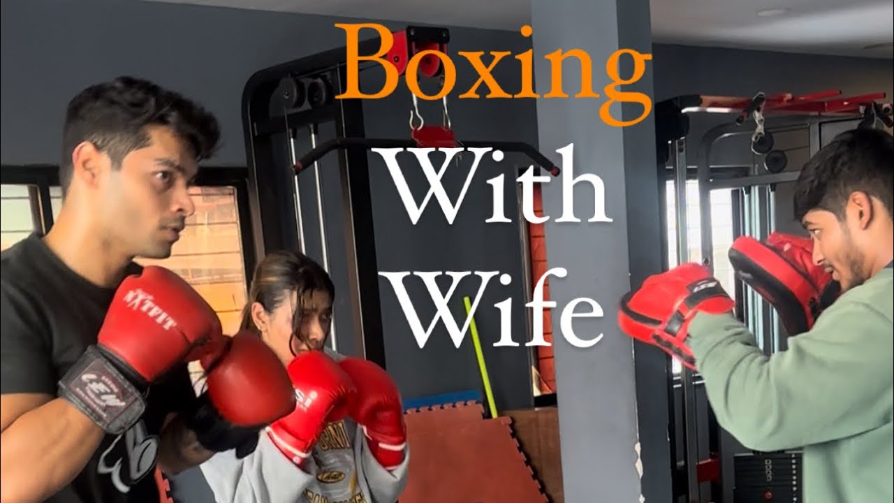 Boxing with wife 😅 - YouTube