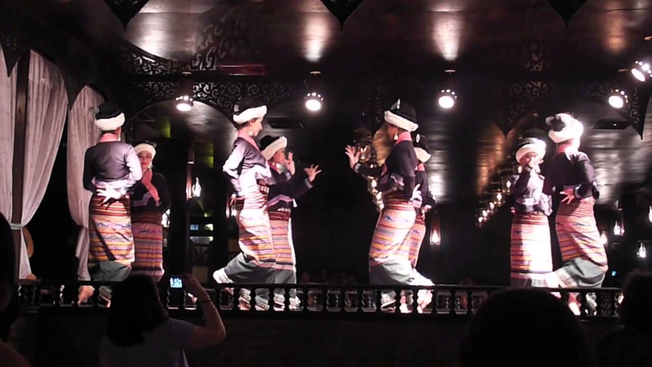 태국 라텍스 관광 Thai Latex Tour : 실크를 짜는 춤 Silk Reeling Dance - YouTube