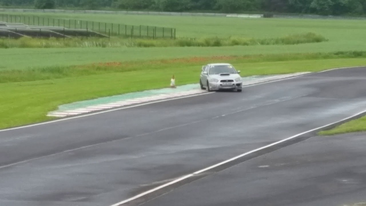 Subaru impreza crash at Castle combe - YouTube