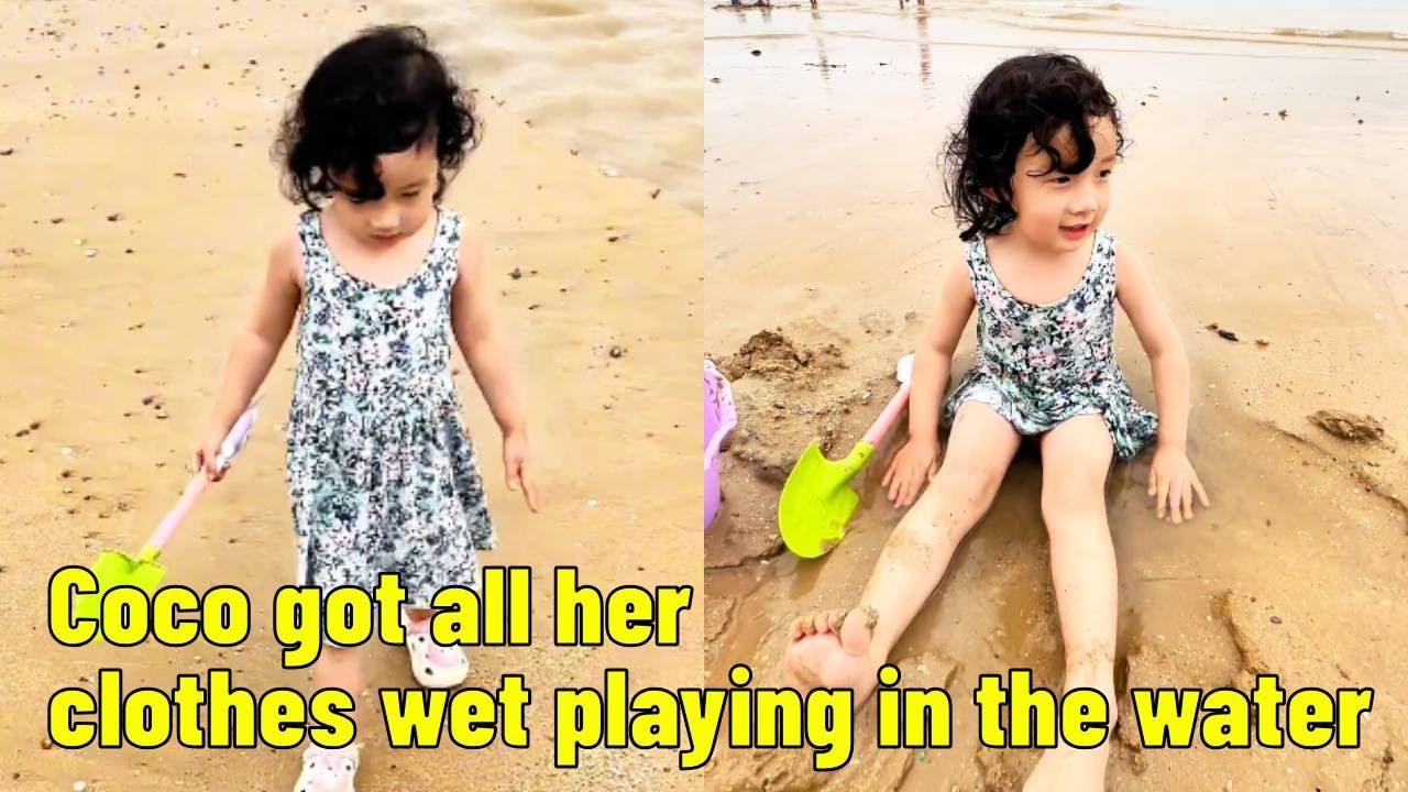 Coco got all her clothes wet playing in the water. 【Parent-child ...