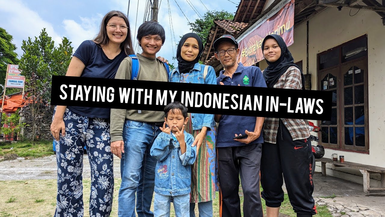 A glimpse of Indonesian village life (house tour & prices) - YouTube