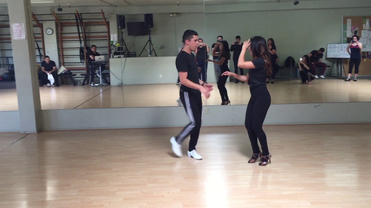 Oscar Martinez Cha Cha Cha Workshop @ Symbolic Dance & Fitness - YouTube