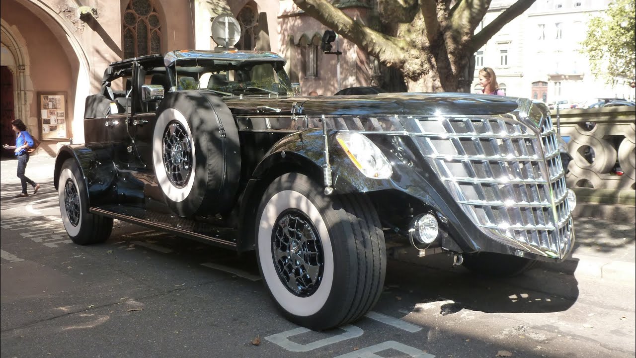 Jeep Wrangler Giant Spider of the Sheikh Hamad in front of the Sofitel ...