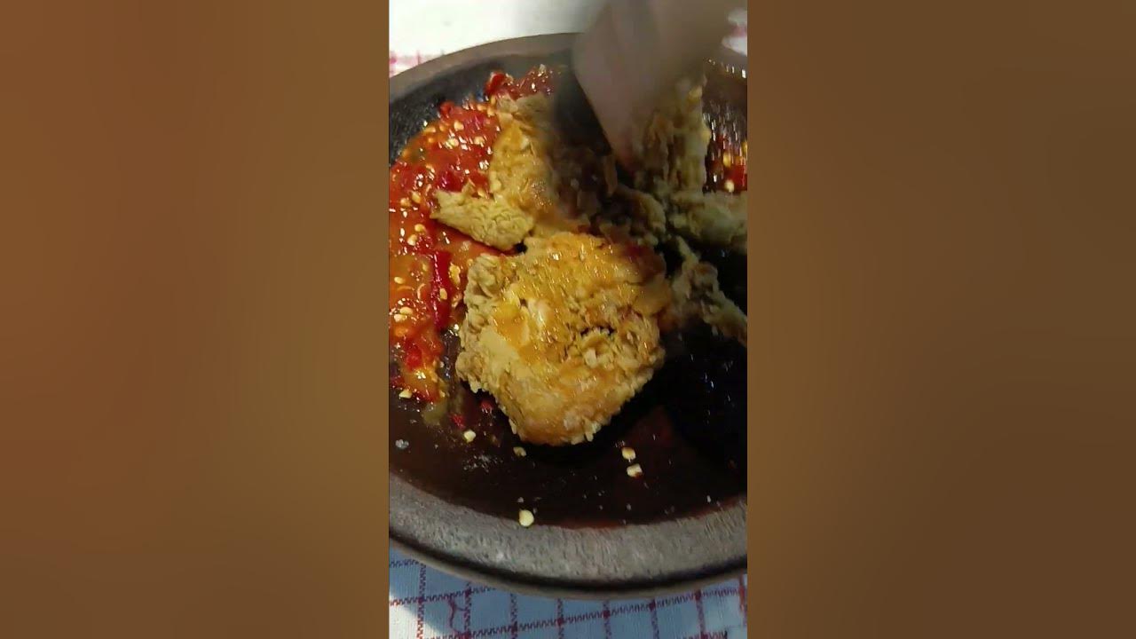 beli-ayam-goreng-14-ribu-dapat-2-sayap-laurensiauren-shortvideo-youtube