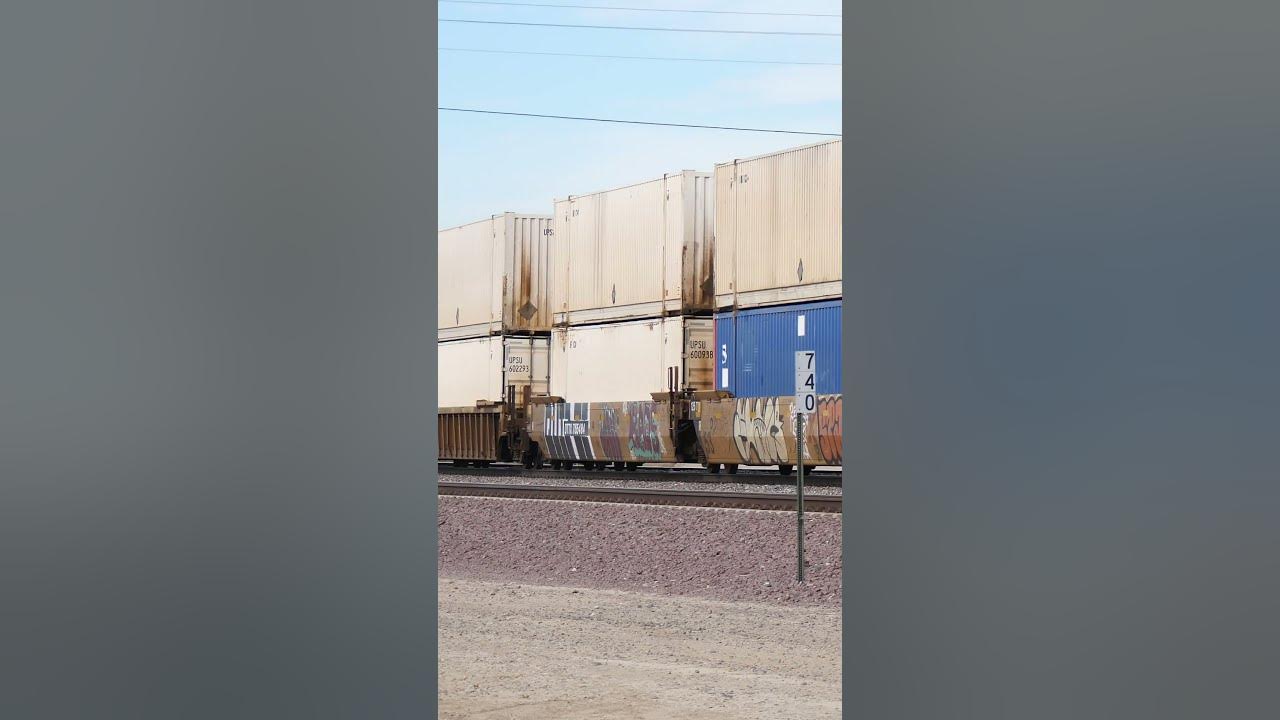 RAILFANNING SHORTS BNSF 3798 EB Z-LACWSP MP 740 NEEDLES SUB 12-19-2023 - YouTube