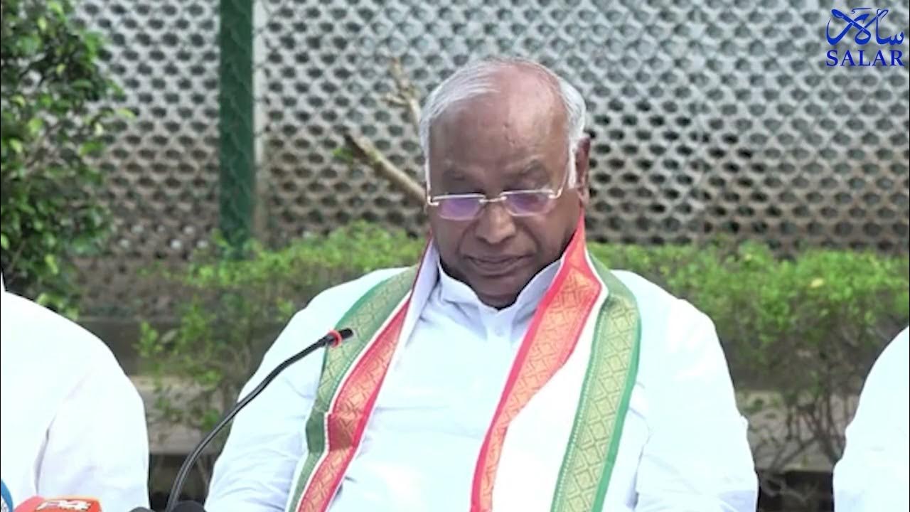 Newly Elected Congress President Mallikarjun Kharge Addresses The Media From his Residence - YouTube