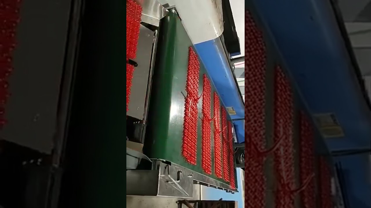 Injection molding plastic products and runner gate automatic separation ...