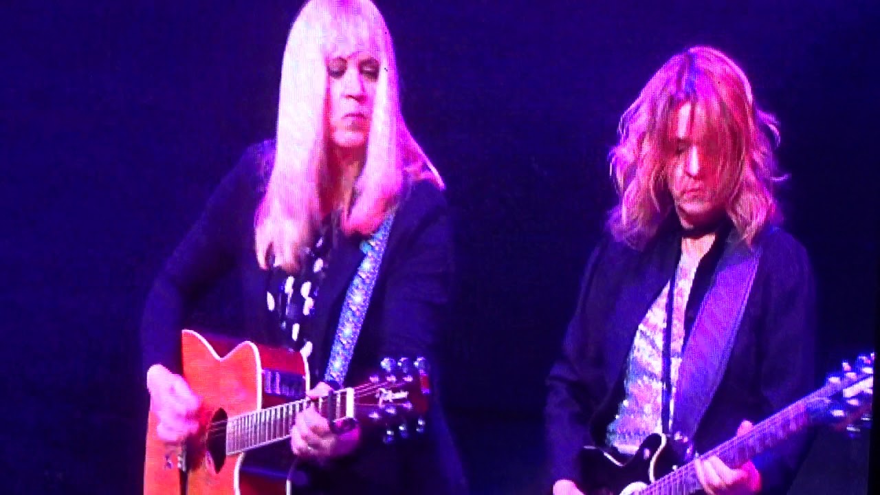 The Bangles - Walk Like An Egyptian - live - Honda Center - Anaheim CA ...