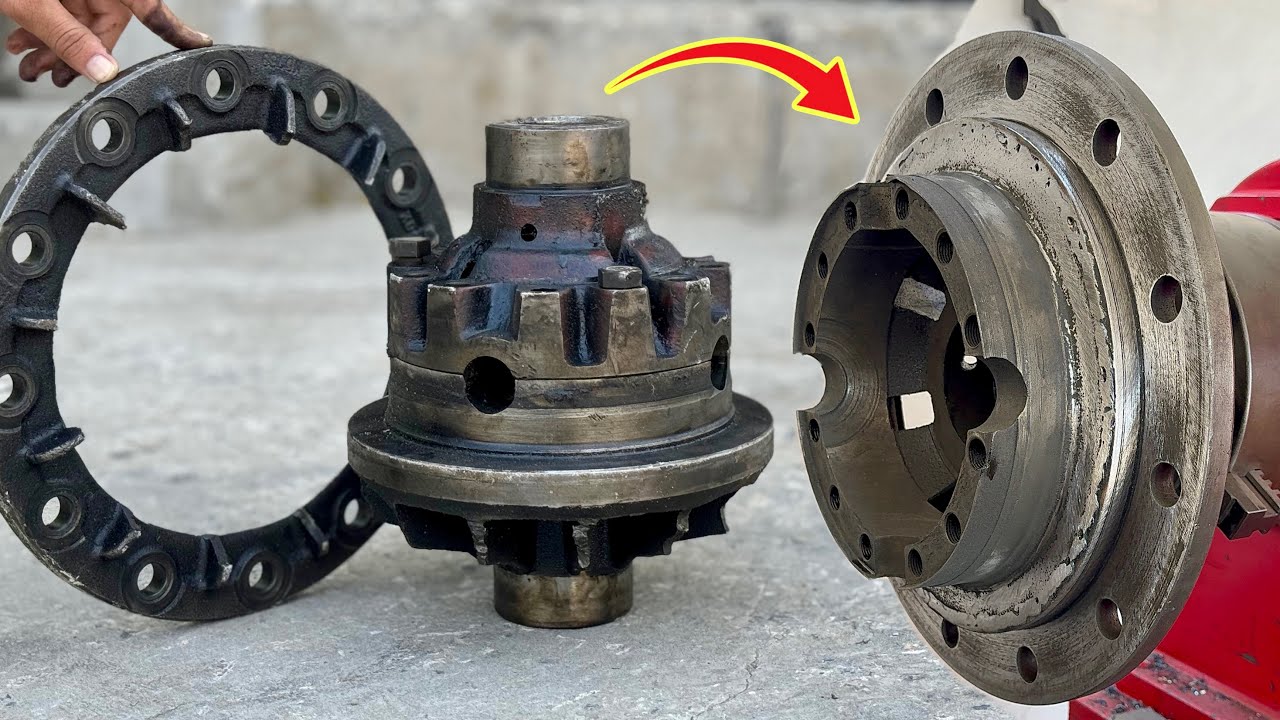 The Broken Differential Spider Gear Case Meticulous Repaired Rebuild it ...