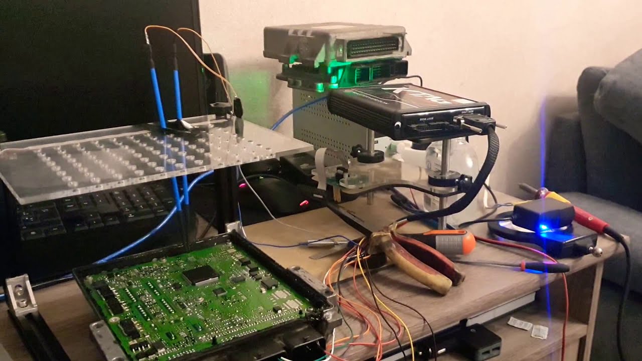 Clonage Ecu DCU-101 Ford Transit - YouTube