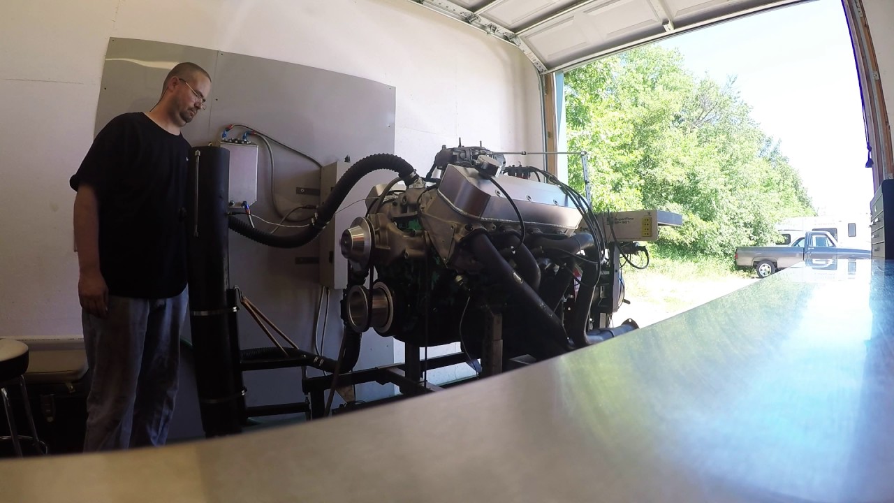 675 HP 496 BBC getting ready for dyno pull AFR 265cc heads - YouTube