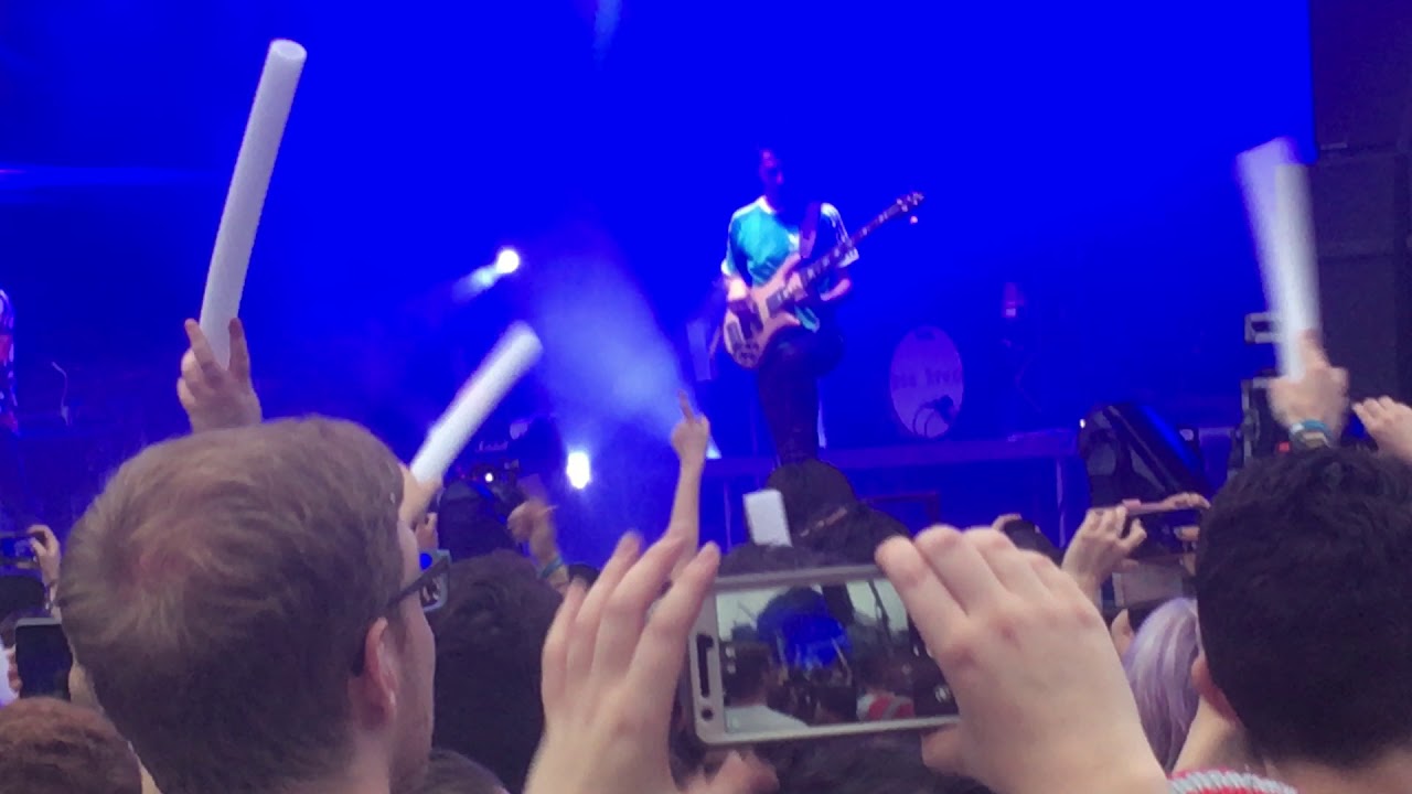 Don Broco - Everybody - YouTube