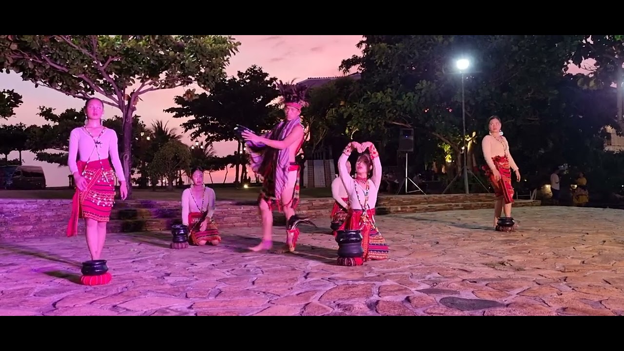 Ifugao Courting Pot Dance - YouTube
