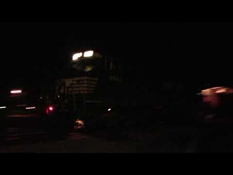 NS #4187 leads a NS manifest through Burnside, KY - YouTube