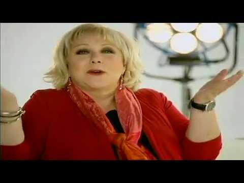ESTRELLAS DE TELEMUNDO DAN LA BIENVENIDA A CRISTINA