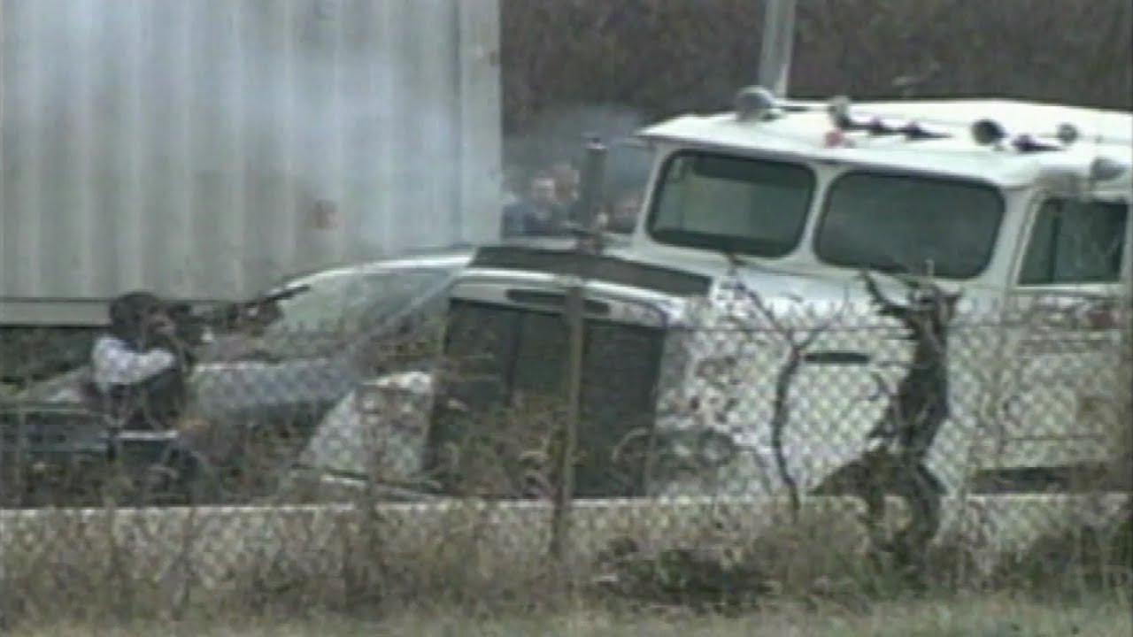 Mad Trucker Gets Smoked Out During Standoff (11/27/1996) - YouTube
