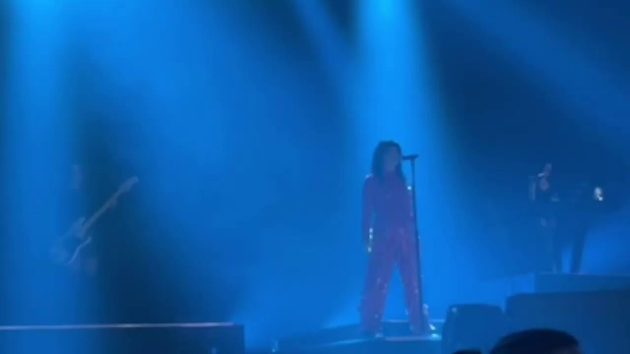 Demi Lovato - Holy Fvck Tour (SP - Brazil) - YouTube