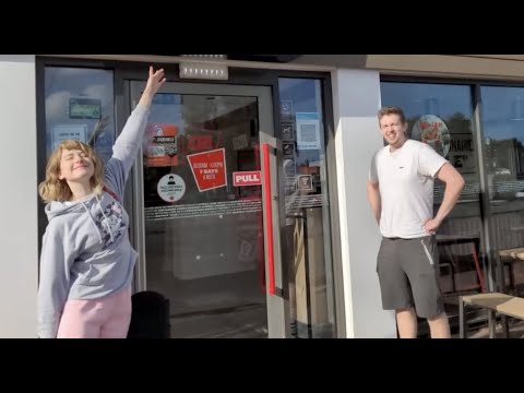 Kevin and Anna being in love - YouTube