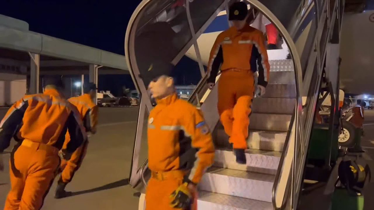 GLOBALink | Chinese rescue team arrives in Türkiye - YouTube