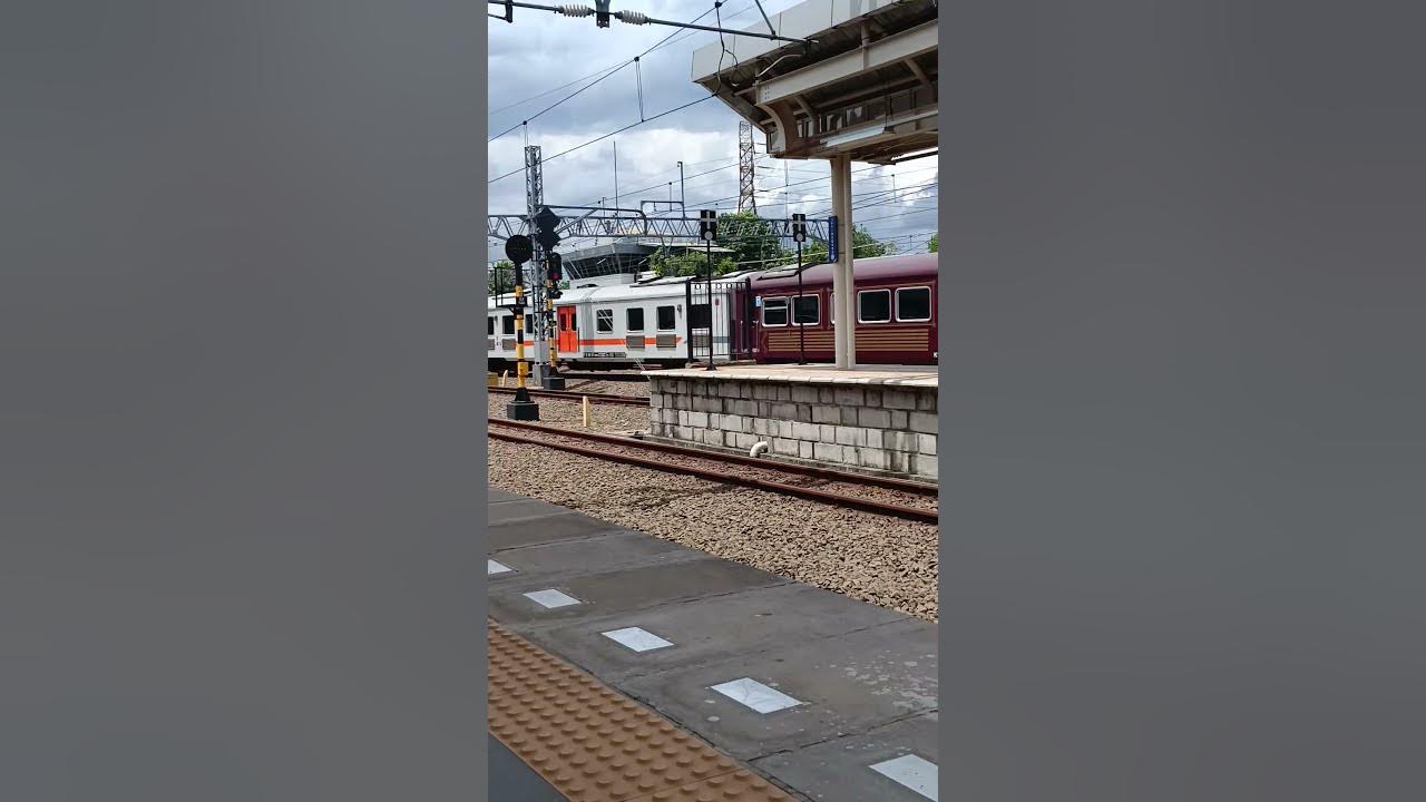KLB KIRIM RANGKAIAN KA JAVA PRIORITY MENUJU STASIUN GAMBIR - YouTube