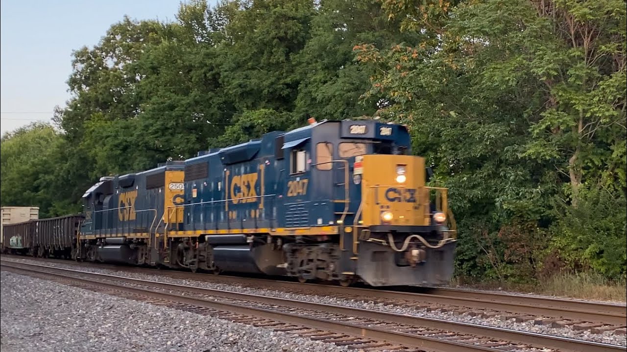 CSX L355 Flies Through Painesville With CSX 2047 and 2505. - YouTube